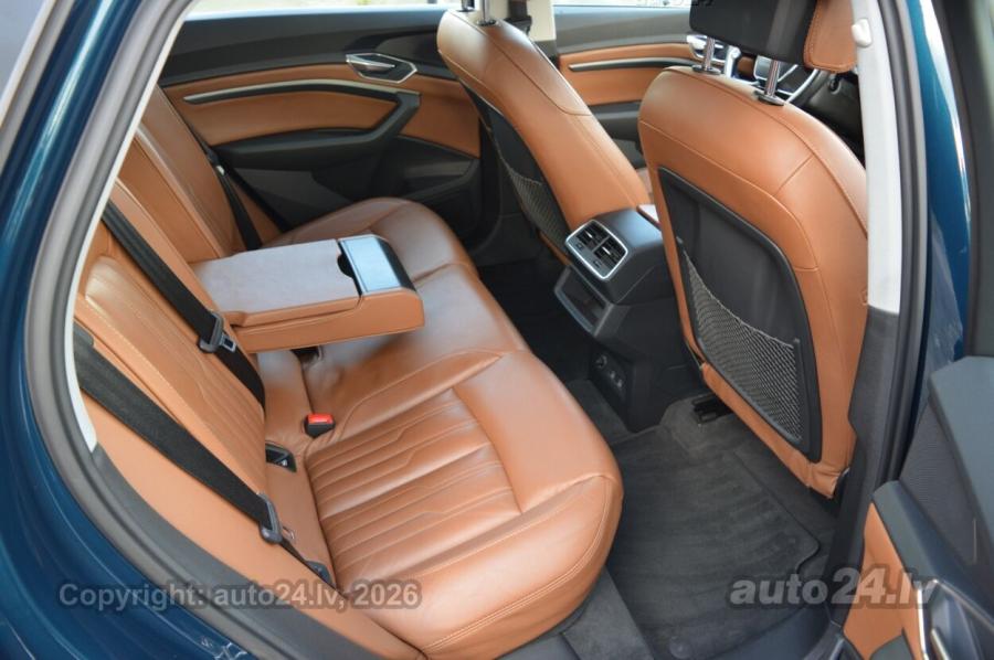 Zils Audi E-Tron 2019 Tartu, ar dzinēja tilpumu 0.00 L un nobraukumu 160 tūkst. km par 29000 €, foto 6 vietnē AUTOMOTO.COM.LV