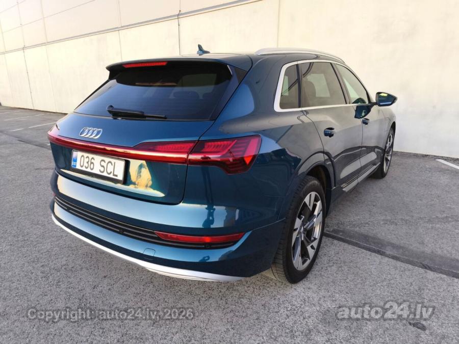 Blue Audi E-Tron 2019 in Tallinn, with an engine capacity of 0.00 L and mileage of 86 thousand km for 25900 €, photo 7 on AUTOMOTO.COM.LV