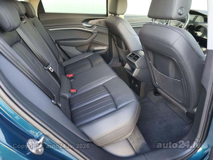Blue Audi E-Tron 2019 in Tallinn, with an engine capacity of 0.00 L and mileage of 86 thousand km for 25900 €, photo 16 on AUTOMOTO.COM.LV