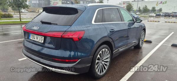 Zils Audi E-Tron 2019 Tallina, ar dzinēja tilpumu 0.00 L un nobraukumu 141 tūkst. km par 34000 €, foto 4 vietnē AUTOMOTO.COM.LV