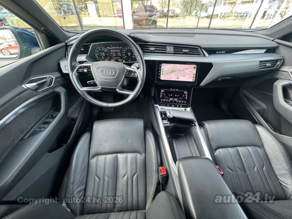 Zils Audi E-Tron 2020 Tallina, ar dzinēja tilpumu 0.00 L un nobraukumu 99 tūkst. km par 31900 €, foto 5 vietnē AUTOMOTO.COM.LV