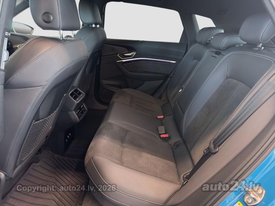 Синий Ауди E-Tron 2020 в Таллин, объемом двигателя 0.00 л и пробегом 62 тыс. км за 35900 €, фото 9 на AUTOMOTO.COM.LV