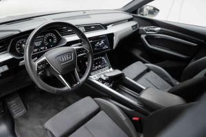 Синий Ауди E-Tron 2023 в Пеэтри, объемом двигателя 0.00 л и пробегом 39 тыс. км за 38500 €, фото 11 на AUTOMOTO.COM.LV