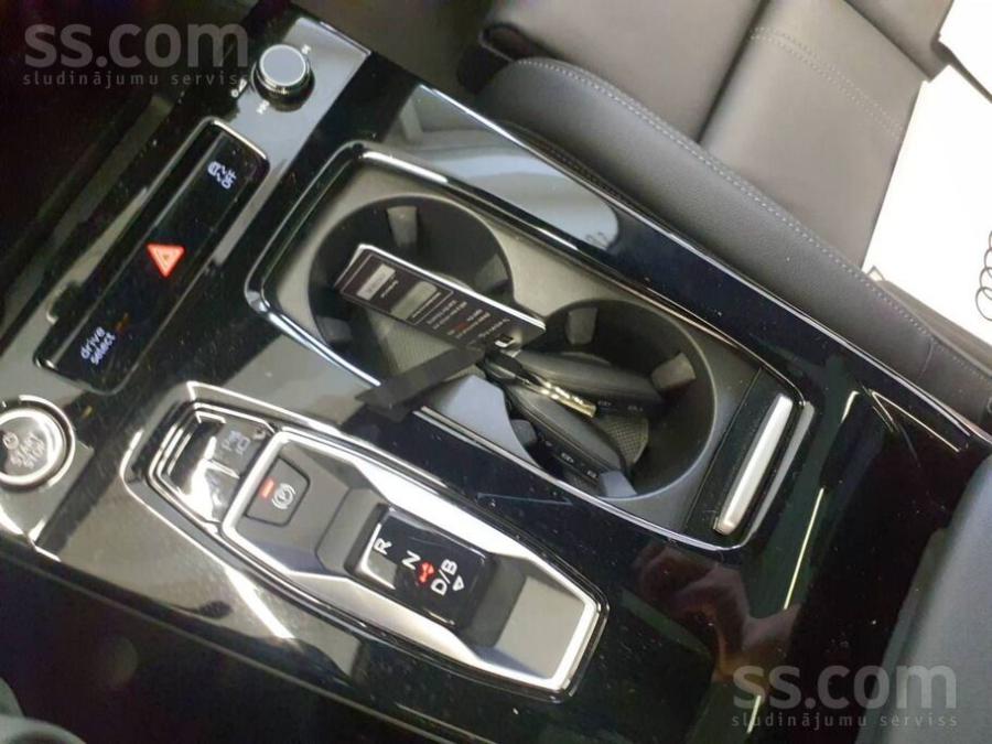 Blue Audi E-Tron 2025 in Riga, with an engine capacity of 0.00 L and mileage of 12 thousand km for 54176 €, photo 9 on AUTOMOTO.COM.LV