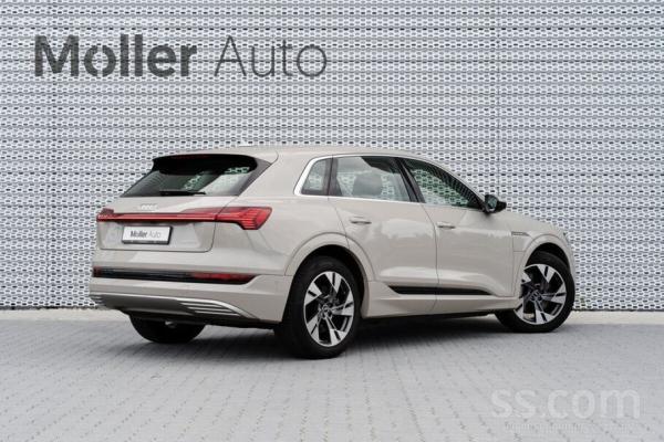 Brown Audi E-Tron 2020 in Riga, with an engine capacity of 0.00 L and mileage of 144 thousand km for 29900 €, photo 5 on AUTOMOTO.COM.LV