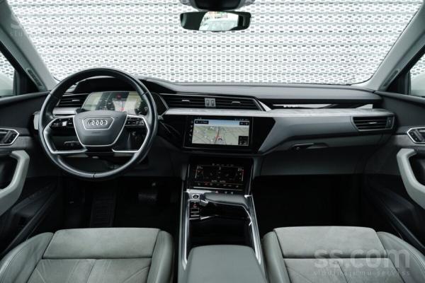 Brown Audi E-Tron 2020 in Riga, with an engine capacity of 0.00 L and mileage of 144 thousand km for 29900 €, photo 7 on AUTOMOTO.COM.LV