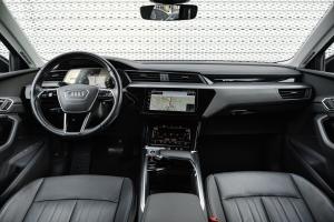 Brown Audi E-Tron 2023 in Marupe, with an engine capacity of 0.00 L and mileage of 89 thousand km for 43500 €, photo 7 on AUTOMOTO.COM.LV