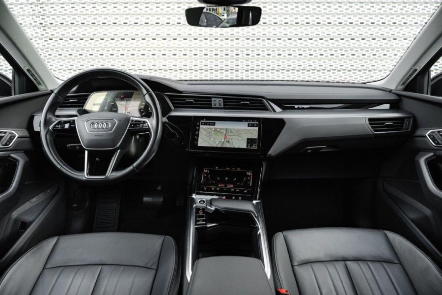 Brown Audi E-Tron 2023 in Marupe, with an engine capacity of 0.00 L and mileage of 89 thousand km for 43500 €, photo 7 on AUTOMOTO.COM.LV