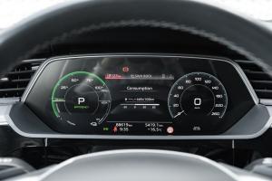 Brown Audi E-Tron 2023 in Marupe, with an engine capacity of 0.00 L and mileage of 89 thousand km for 43500 €, photo 13 on AUTOMOTO.COM.LV