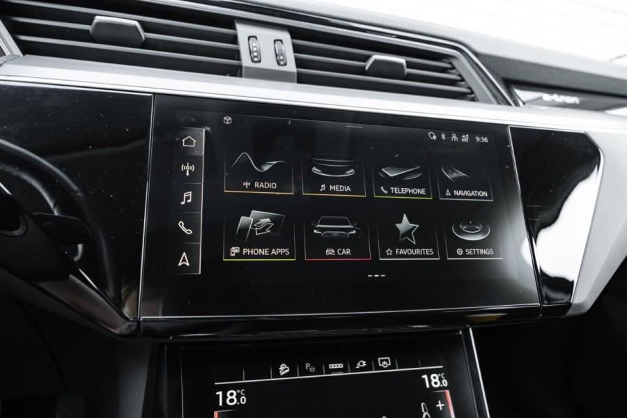 Brown Audi E-Tron 2023 in Marupe, with an engine capacity of 0.00 L and mileage of 89 thousand km for 43500 €, photo 18 on AUTOMOTO.COM.LV