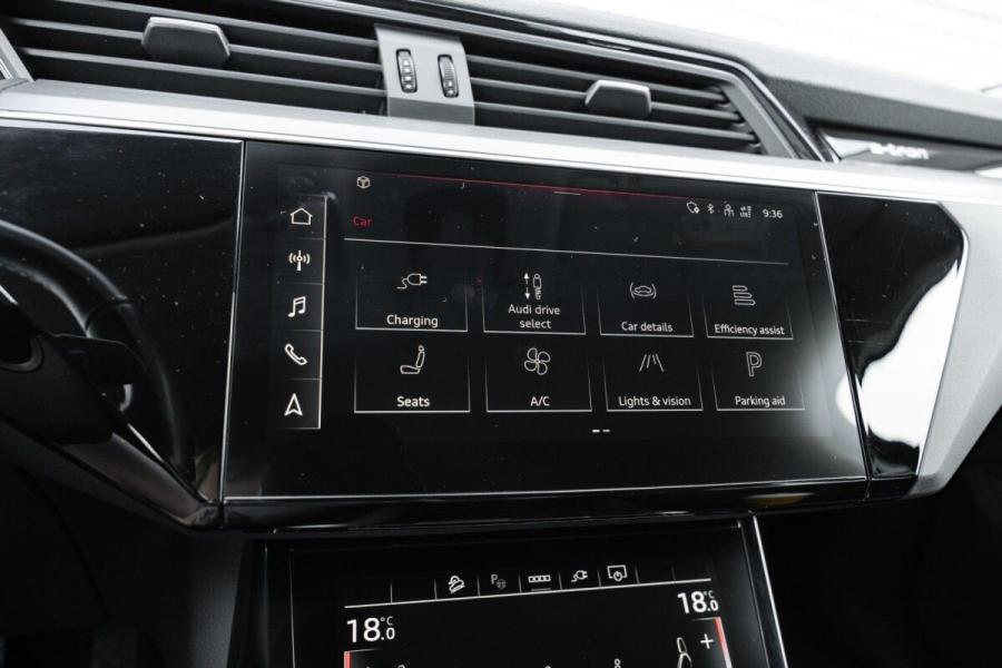 Brown Audi E-Tron 2023 in Marupe, with an engine capacity of 0.00 L and mileage of 89 thousand km for 43500 €, photo 19 on AUTOMOTO.COM.LV