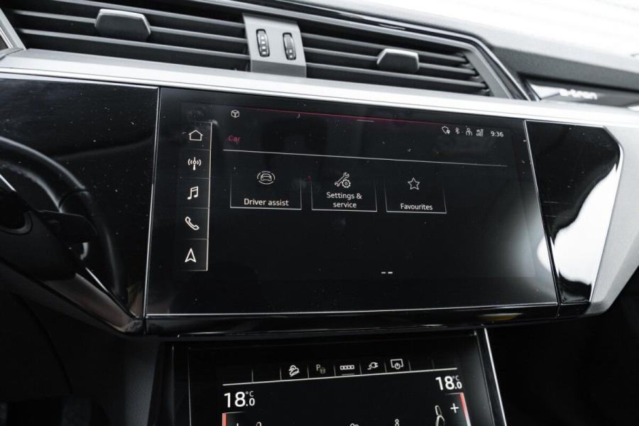 Brown Audi E-Tron 2023 in Marupe, with an engine capacity of 0.00 L and mileage of 89 thousand km for 43500 €, photo 22 on AUTOMOTO.COM.LV