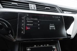 Brown Audi E-Tron 2023 in Marupe, with an engine capacity of 0.00 L and mileage of 89 thousand km for 43500 €, photo 23 on AUTOMOTO.COM.LV