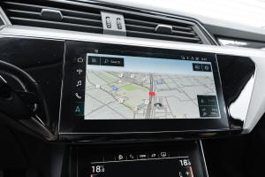 Brown Audi E-Tron 2023 in Marupe, with an engine capacity of 0.00 L and mileage of 89 thousand km for 43500 €, photo 26 on AUTOMOTO.COM.LV