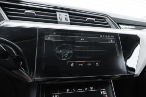 Brown Audi E-Tron 2023 in Marupe, with an engine capacity of 0.00 L and mileage of 89 thousand km for 43500 €, photo 27 on AUTOMOTO.COM.LV