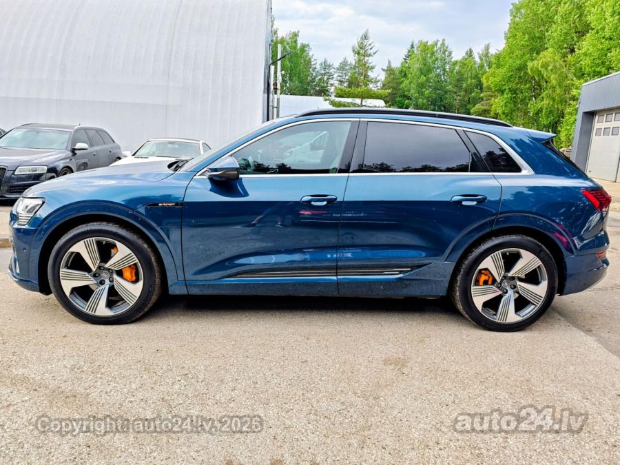 Audi E-Tron 2018 in Tallinn, with an engine capacity of 0.00 L and mileage of 204 thousand km for 20900 €, photo 3 on AUTOMOTO.COM.LV