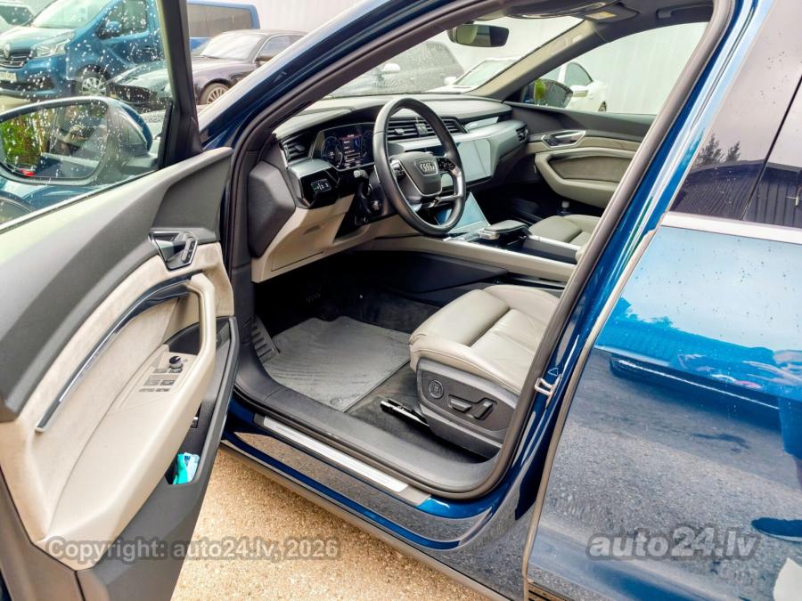 Audi E-Tron 2018 in Tallinn, with an engine capacity of 0.00 L and mileage of 204 thousand km for 20900 €, photo 8 on AUTOMOTO.COM.LV