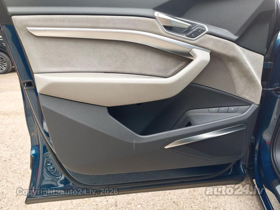 Audi E-Tron 2018 in Tallinn, with an engine capacity of 0.00 L and mileage of 204 thousand km for 20900 €, photo 10 on AUTOMOTO.COM.LV