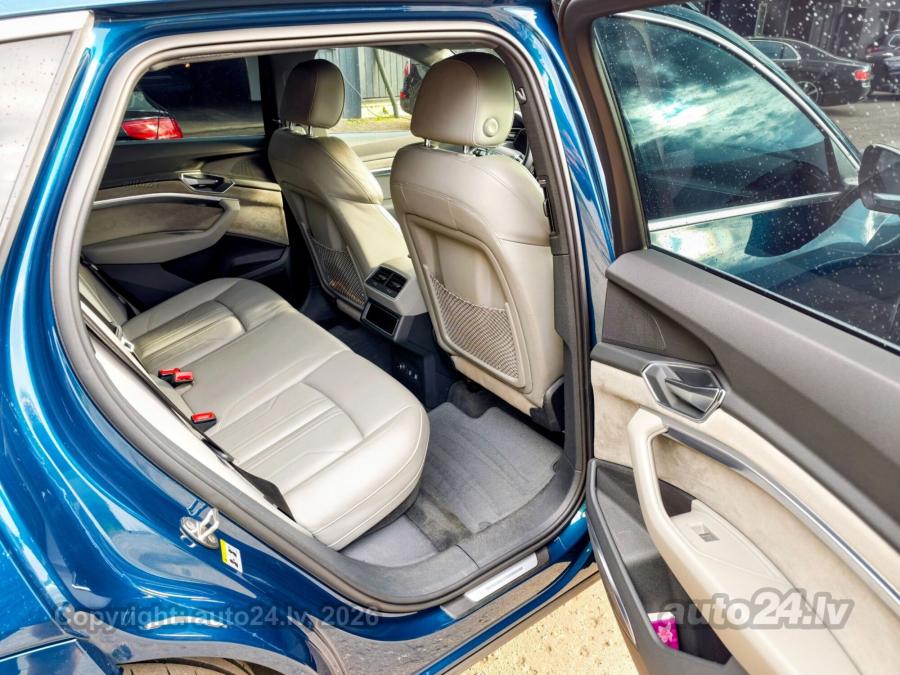 Audi E-Tron 2018 in Tallinn, with an engine capacity of 0.00 L and mileage of 204 thousand km for 20900 €, photo 12 on AUTOMOTO.COM.LV