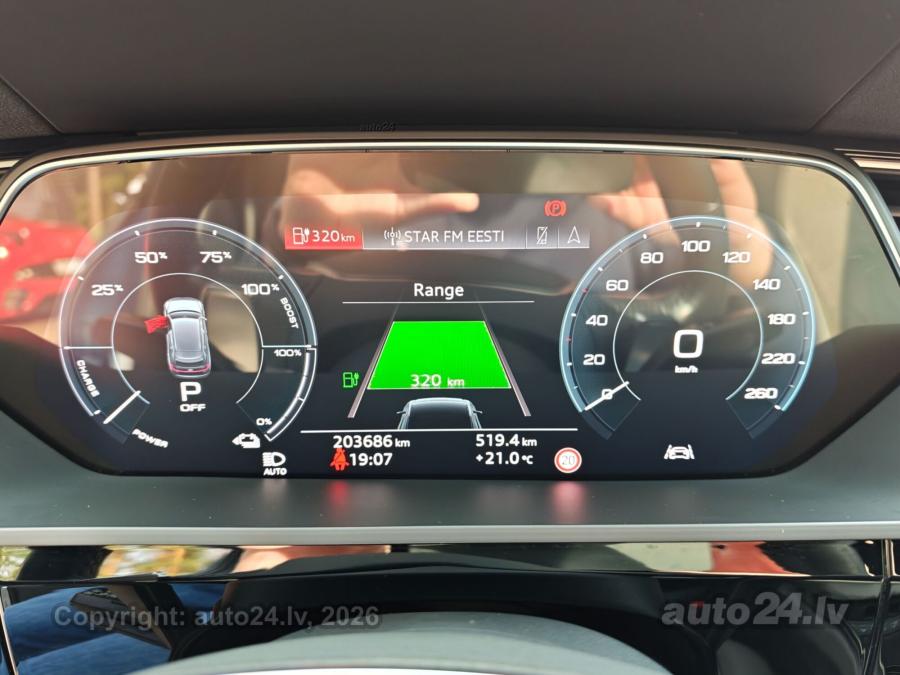 Audi E-Tron 2018 in Tallinn, with an engine capacity of 0.00 L and mileage of 204 thousand km for 20900 €, photo 17 on AUTOMOTO.COM.LV