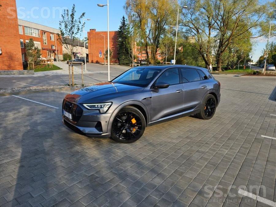 Audi E-Tron 2019 Rīga, ar dzinēja tilpumu 0.00 L un nobraukumu 101 tūkst. km par 28000 €, foto 1 vietnē AUTOMOTO.COM.LV
