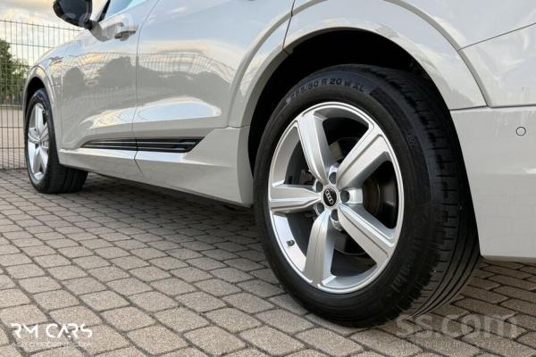 Audi E-Tron 2020 in Jelgava, with an engine capacity of 0.00 L and mileage of 0 thousand km for 23000 €, photo 8 on AUTOMOTO.COM.LV