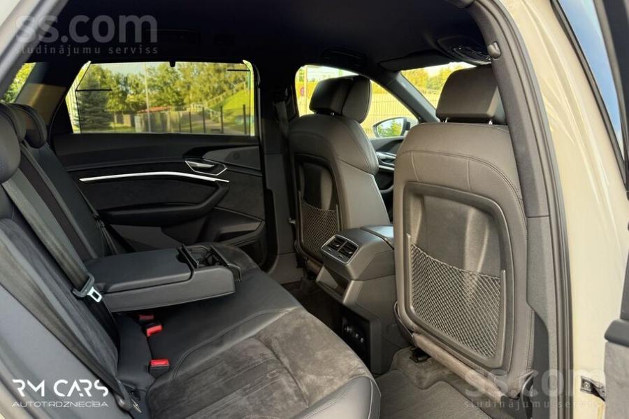 Audi E-Tron 2020 in Jelgava, with an engine capacity of 0.00 L and mileage of 0 thousand km for 23000 €, photo 15 on AUTOMOTO.COM.LV