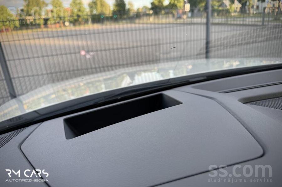 Audi E-Tron 2020 in Jelgava, with an engine capacity of 0.00 L and mileage of 0 thousand km for 23000 €, photo 30 on AUTOMOTO.COM.LV