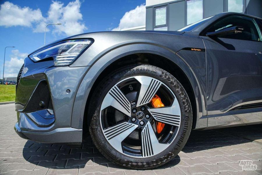 Audi E-Tron 2020 in Kaunas, with an engine capacity of 0.00 L and mileage of 114 thousand km for 32250 €, photo 7 on AUTOMOTO.COM.LV