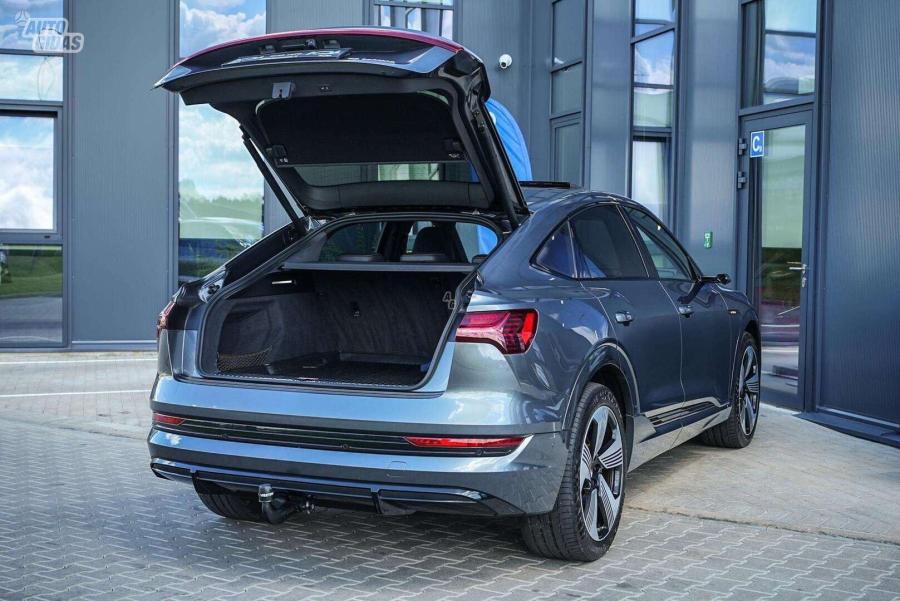 Audi E-Tron 2020 in Kaunas, with an engine capacity of 0.00 L and mileage of 114 thousand km for 32250 €, photo 15 on AUTOMOTO.COM.LV