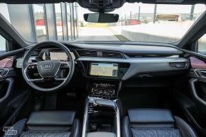 Audi E-Tron 2020 in Kaunas, with an engine capacity of 0.00 L and mileage of 114 thousand km for 32250 €, photo 18 on AUTOMOTO.COM.LV