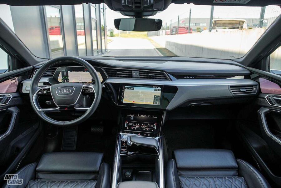 Audi E-Tron 2020 in Kaunas, with an engine capacity of 0.00 L and mileage of 114 thousand km for 32250 €, photo 18 on AUTOMOTO.COM.LV