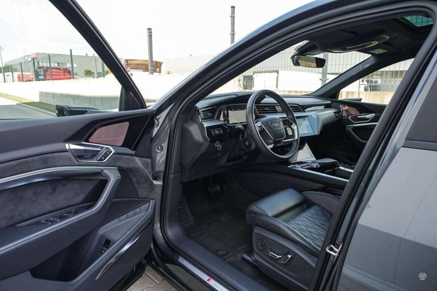 Audi E-Tron 2020 in Kaunas, with an engine capacity of 0.00 L and mileage of 114 thousand km for 32250 €, photo 26 on AUTOMOTO.COM.LV
