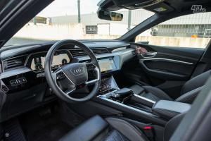 Audi E-Tron 2020 in Kaunas, with an engine capacity of 0.00 L and mileage of 114 thousand km for 32250 €, photo 28 on AUTOMOTO.COM.LV