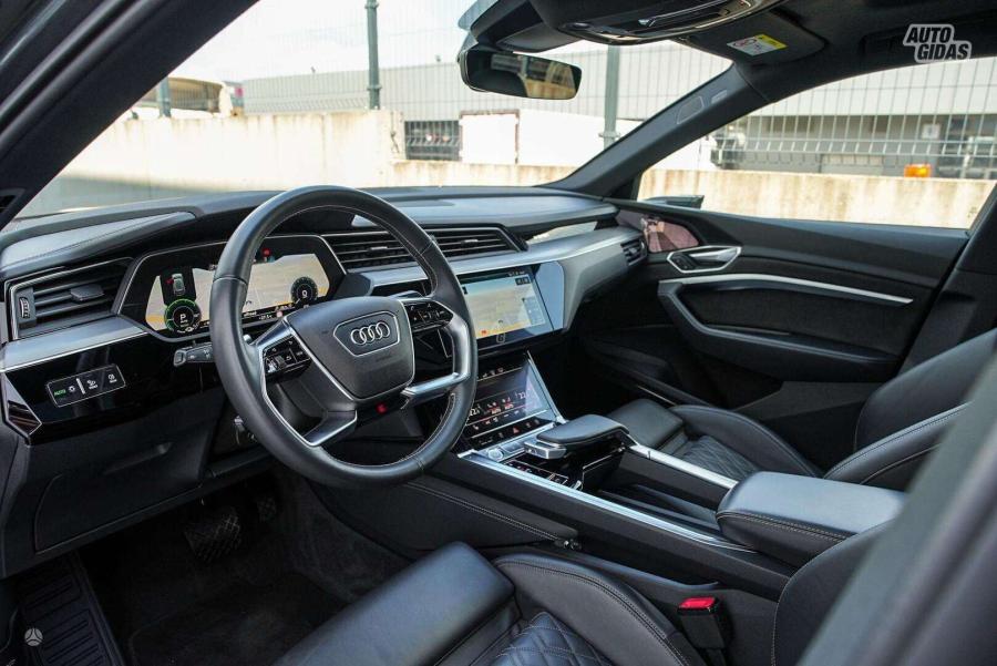 Audi E-Tron 2020 in Kaunas, with an engine capacity of 0.00 L and mileage of 114 thousand km for 32250 €, photo 28 on AUTOMOTO.COM.LV