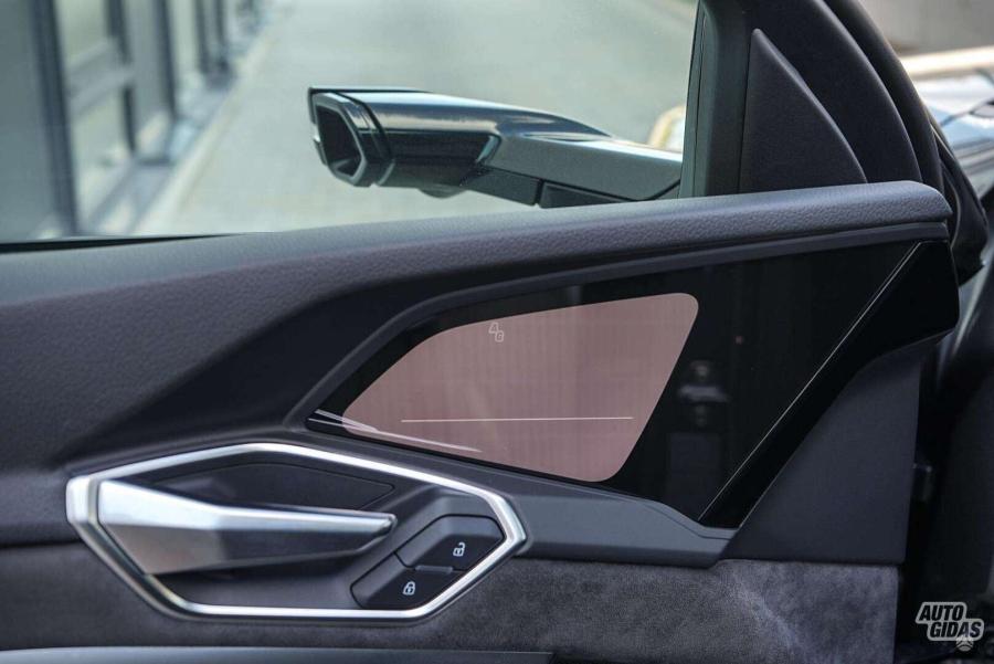 Audi E-Tron 2020 in Kaunas, with an engine capacity of 0.00 L and mileage of 114 thousand km for 32250 €, photo 32 on AUTOMOTO.COM.LV