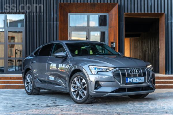 Audi E-Tron 2022 in Riga, with an engine capacity of 0.00 L and mileage of 32 thousand km for 39990 €, photo 1 on AUTOMOTO.COM.LV