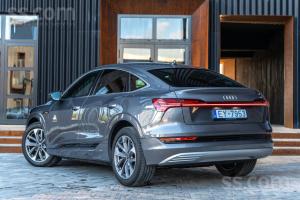 Audi E-Tron 2022 Rīga, ar dzinēja tilpumu 0.00 L un nobraukumu 32 tūkst. km par 39990 €, foto 4 vietnē AUTOMOTO.COM.LV