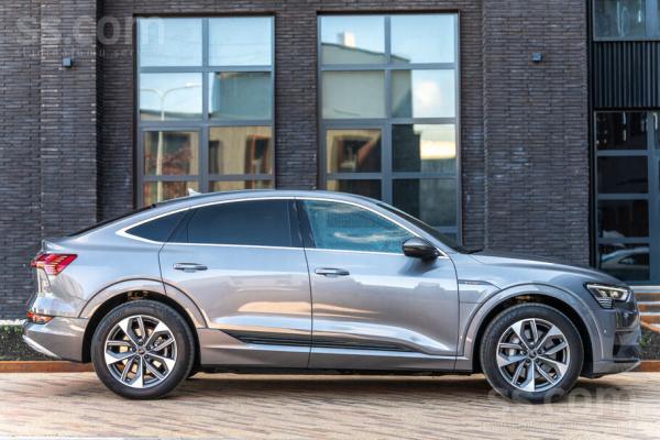 Audi E-Tron 2022 in Riga, with an engine capacity of 0.00 L and mileage of 32 thousand km for 39990 €, photo 6 on AUTOMOTO.COM.LV
