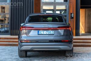Audi E-Tron 2022 Rīga, ar dzinēja tilpumu 0.00 L un nobraukumu 32 tūkst. km par 39990 €, foto 9 vietnē AUTOMOTO.COM.LV