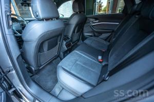 Audi E-Tron 2022 Rīga, ar dzinēja tilpumu 0.00 L un nobraukumu 32 tūkst. km par 39990 €, foto 16 vietnē AUTOMOTO.COM.LV