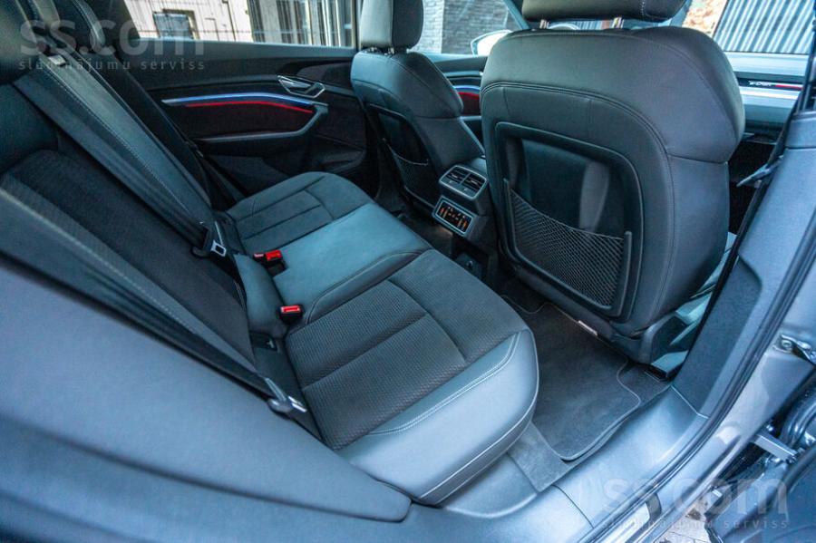 Audi E-Tron 2022 Rīga, ar dzinēja tilpumu 0.00 L un nobraukumu 32 tūkst. km par 39990 €, foto 17 vietnē AUTOMOTO.COM.LV