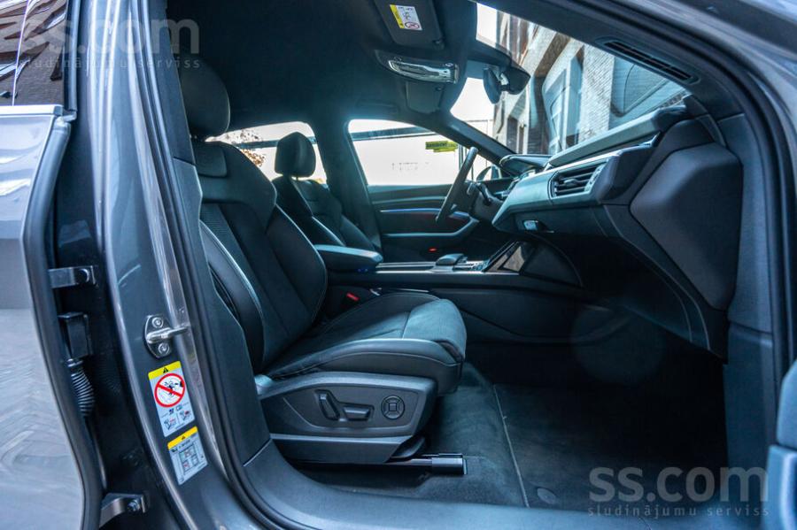 Audi E-Tron 2022 Rīga, ar dzinēja tilpumu 0.00 L un nobraukumu 32 tūkst. km par 39990 €, foto 18 vietnē AUTOMOTO.COM.LV