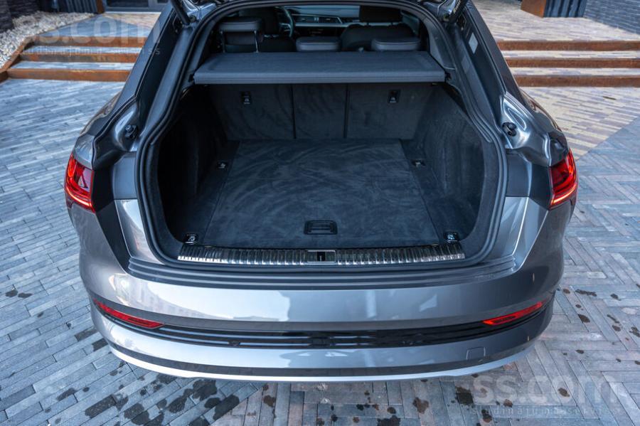 Audi E-Tron 2022 Rīga, ar dzinēja tilpumu 0.00 L un nobraukumu 32 tūkst. km par 39990 €, foto 36 vietnē AUTOMOTO.COM.LV