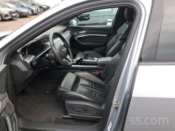 Audi E-Tron 2022 in Riga, with an engine capacity of 0.00 L and mileage of 40 thousand km for 33900 €, photo 3 on AUTOMOTO.COM.LV
