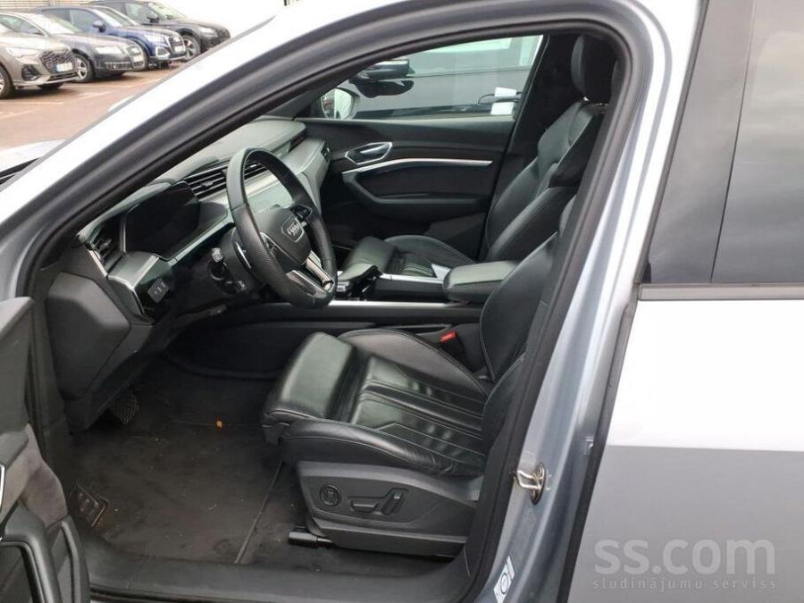 Audi E-Tron 2022 Rīga, ar dzinēja tilpumu 0.00 L un nobraukumu 40 tūkst. km par 33900 €, foto 4 vietnē AUTOMOTO.COM.LV