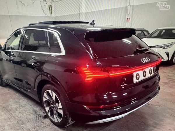Audi E-Tron 2022 Klaipėda, ar dzinēja tilpumu 0.00 L un nobraukumu 97 tūkst. km par 25700 €, foto 4 vietnē AUTOMOTO.COM.LV