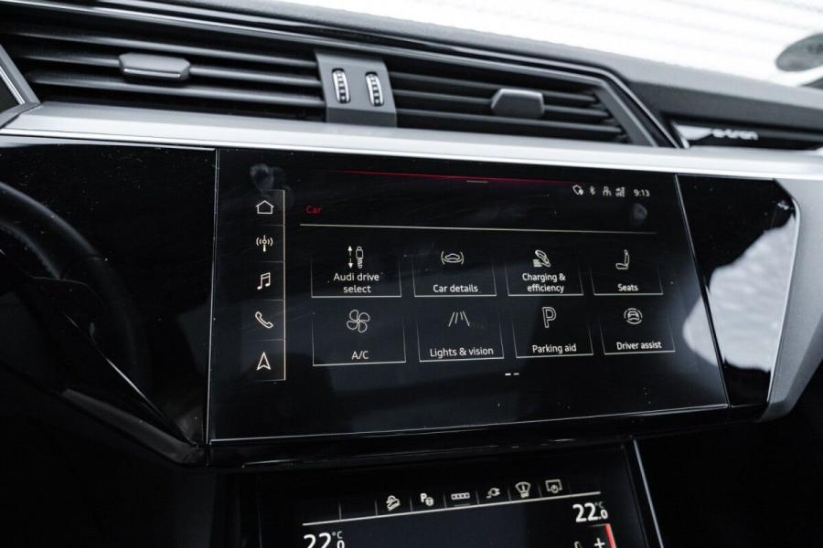 Audi E-Tron 2022 in Marupe, with an engine capacity of 0.00 L and mileage of 77 thousand km for 34000 €, photo 24 on AUTOMOTO.COM.LV