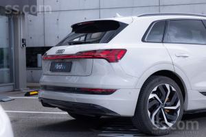 Ауди E-Tron 2022 в Рига, объемом двигателя 0.00 л и пробегом 96 тыс. км за 35990 €, фото 4 на AUTOMOTO.COM.LV