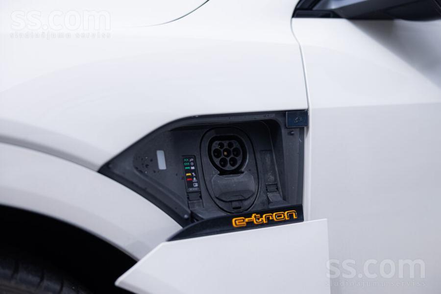 Ауди E-Tron 2022 в Рига, объемом двигателя 0.00 л и пробегом 96 тыс. км за 35990 €, фото 7 на AUTOMOTO.COM.LV